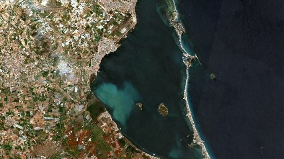 La explicación a la extraña «mancha blanca» del Mar Menor | Eltiempo.es