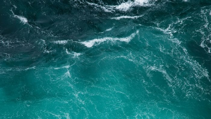 ¿Por qué el agua del mar es salada? Explicación científica y ...