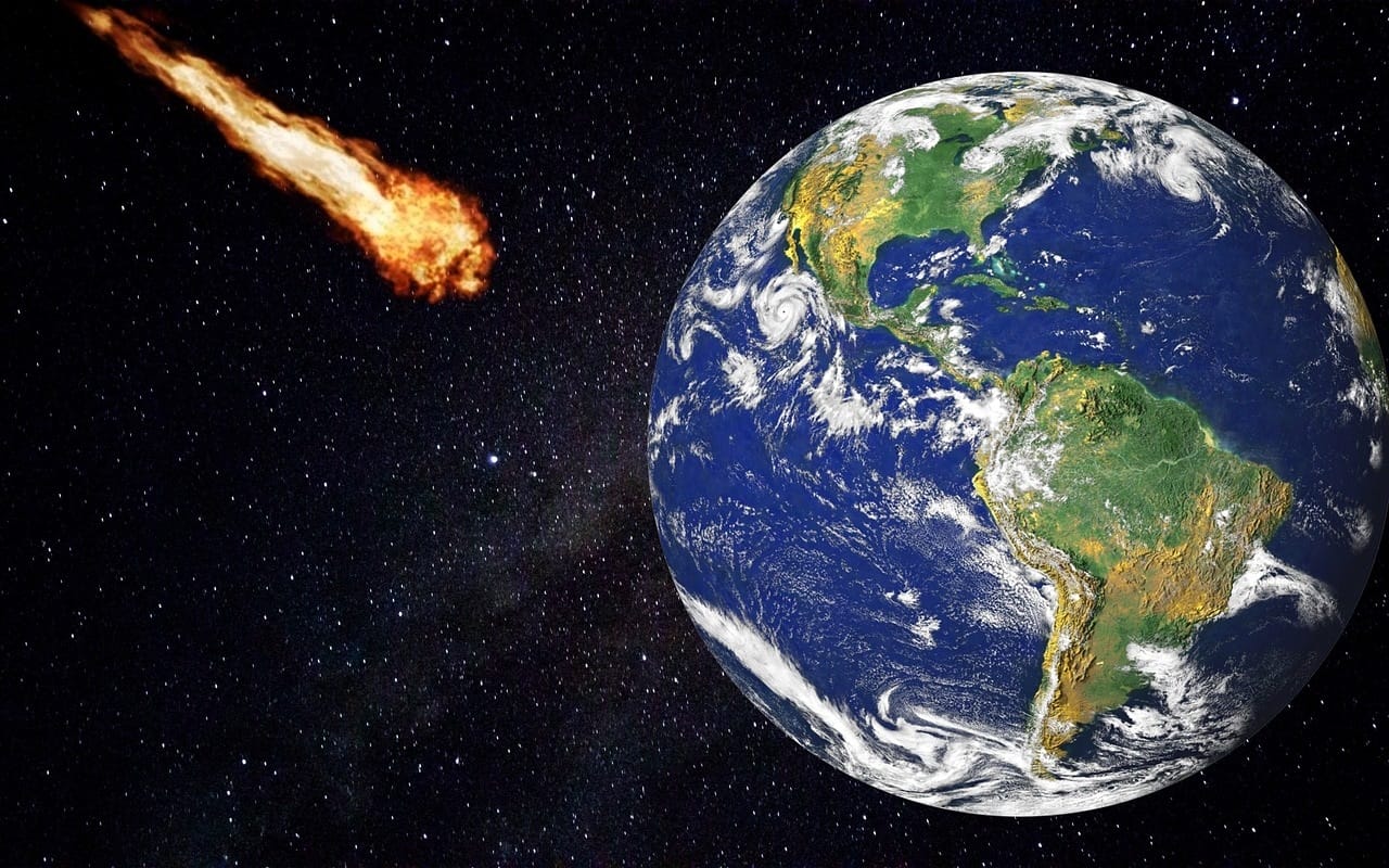 Sigue la trayectoria del meteorito que podría chocar con la Tierra en ...