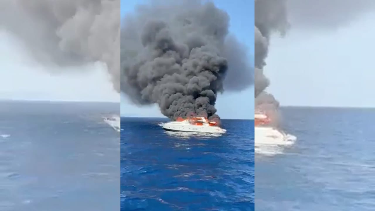 Un incendio frente a Formentera hunde un yate de lujo y moviliza un amplio operativo de rescate ...