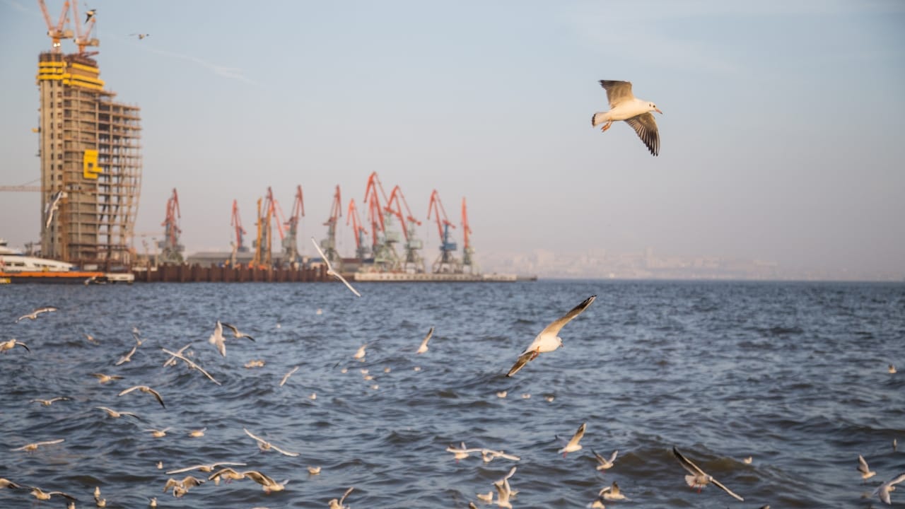 El mar Caspio sigue menguando por la acción del cambio climático ...